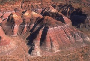 Joc Relieful pe sare si gips, argile, gresii , conglomerate si roci ...